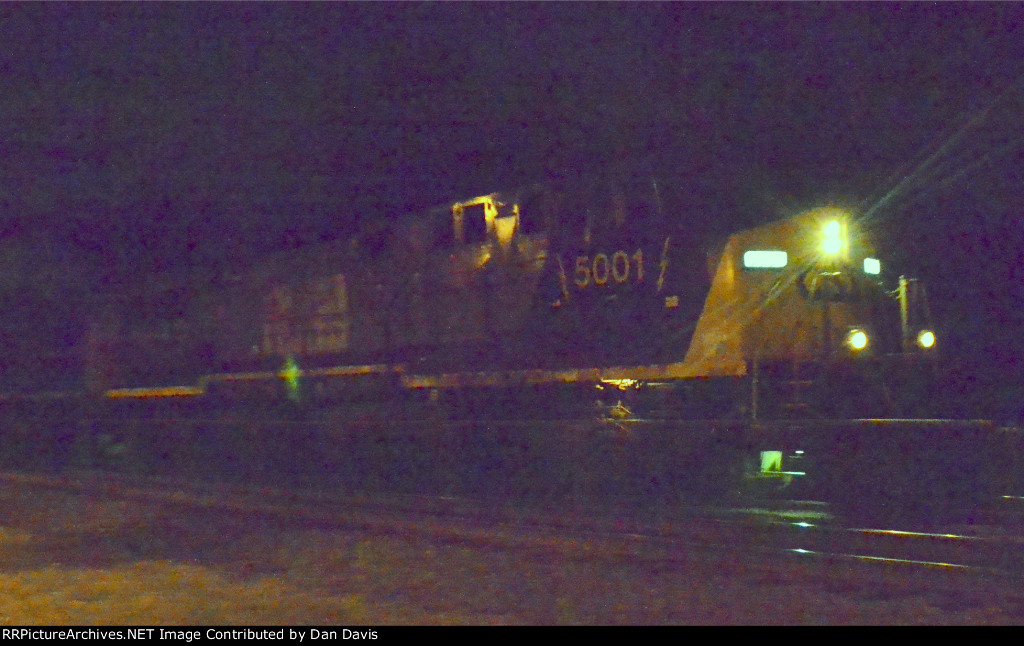 CSX AC60CW 5001 "Diversity in Motion" leads Q410-23